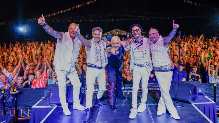 'One of Australia's best live bands of the 90's,' Chocolate Starfish ...