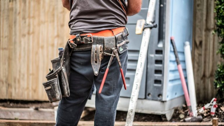 Dodgy tradies targeted as new SA building squad issues $200k in fines ...